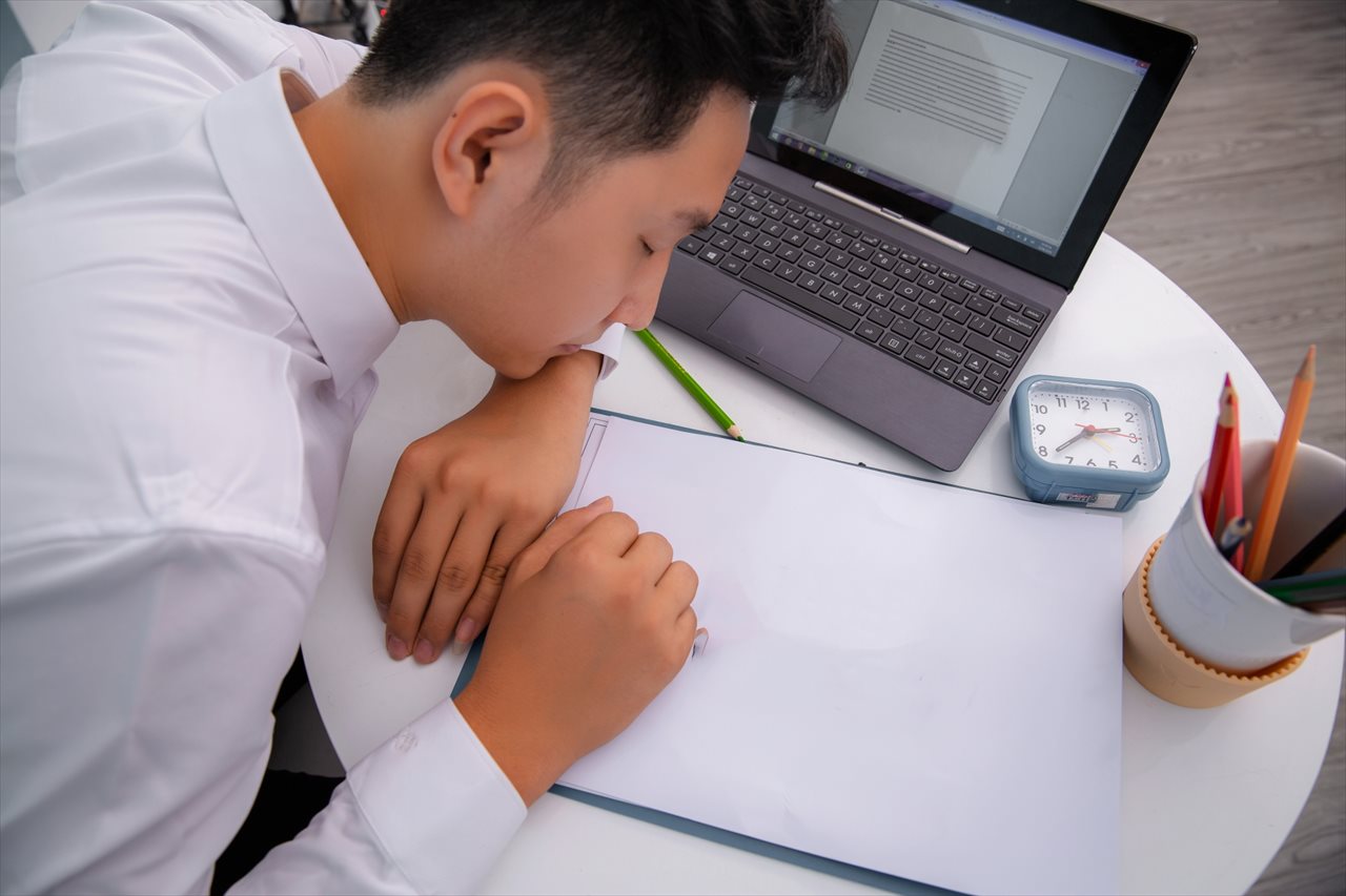 Japan's napping culure, anytime anywhere | Living in Tokyo | Real ...